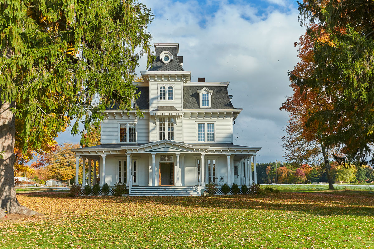 Bask in the Natural Beauty of This Red Hook Farm Home