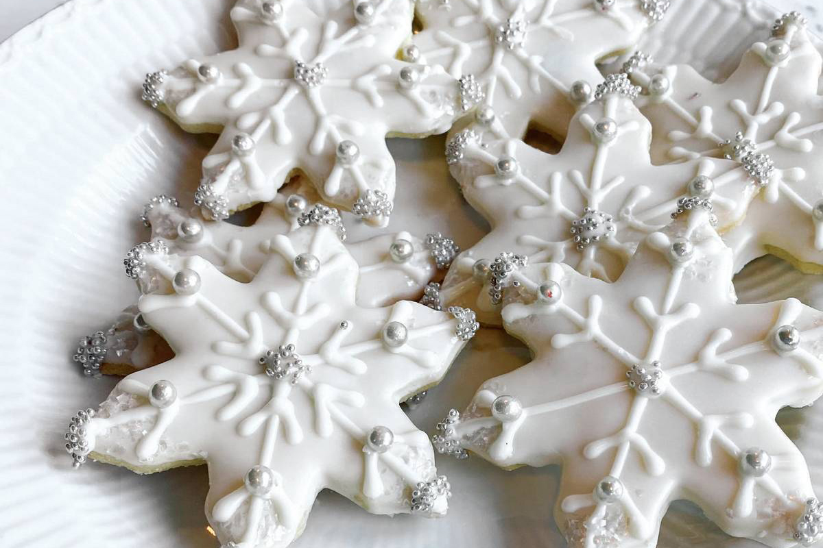 White Chocolate Snowflakes Are the Prettiest Holiday Cookies