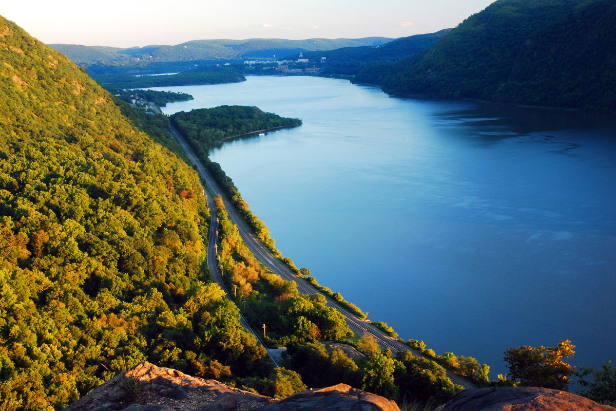 Rock Scrambling Hikes to Tackle in the Hudson Valley