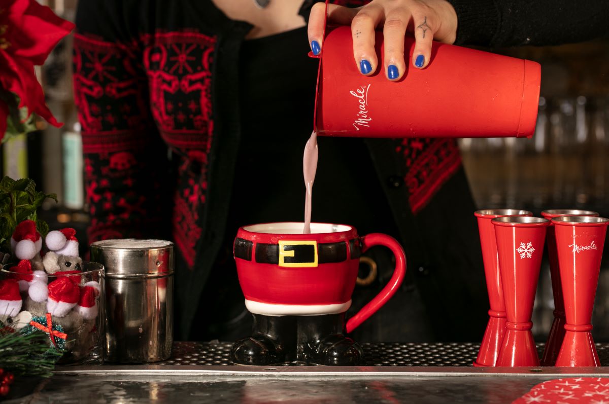 Miracle at Flores Brings Holiday Pop-up Bar to Wappingers Falls