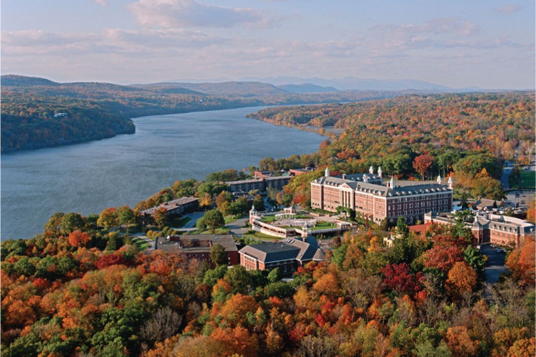 Hyde Park Is a Hotspot for Foodies and History Lovers