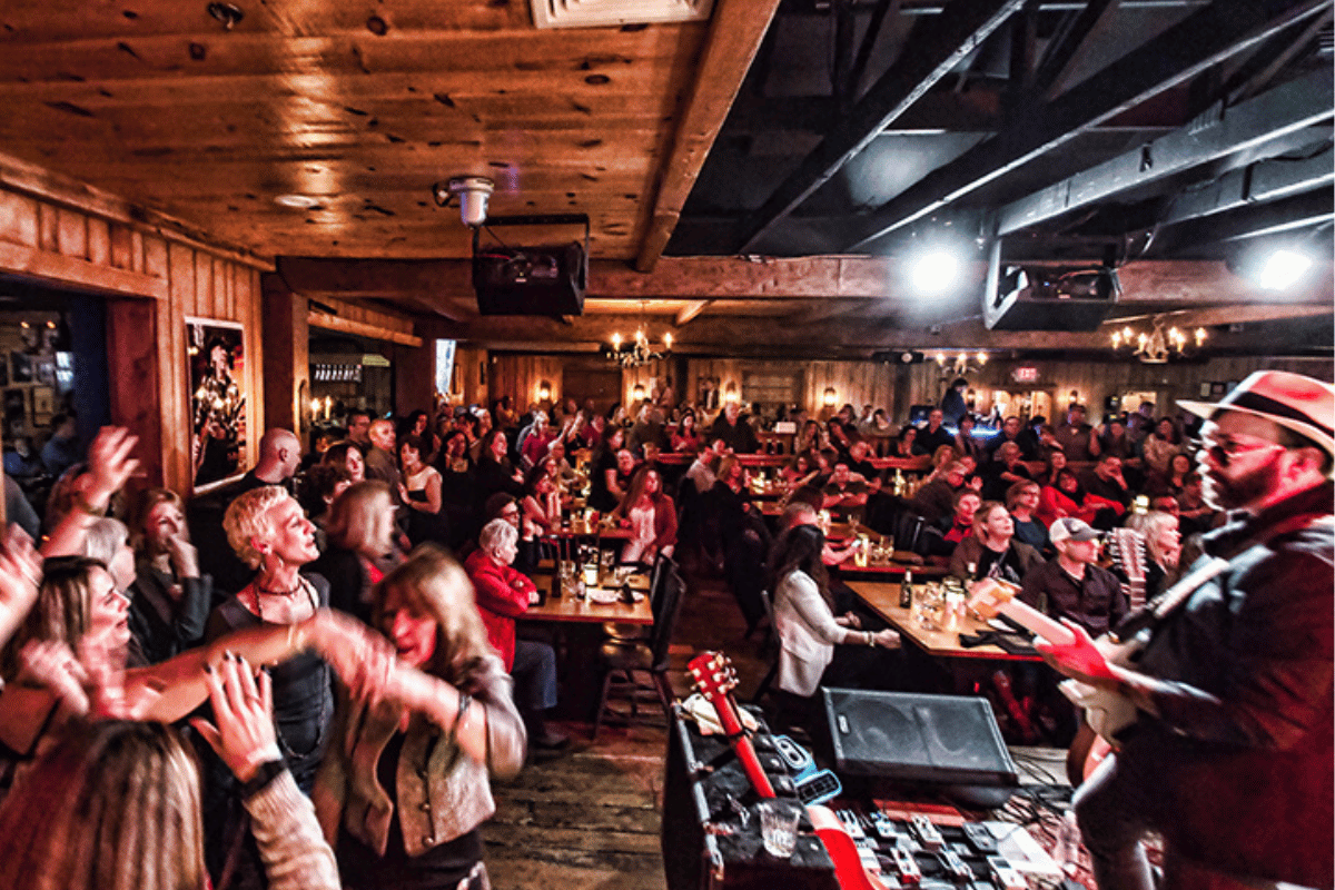 Live Music 5 Nights a Week at Daryl’s House Club