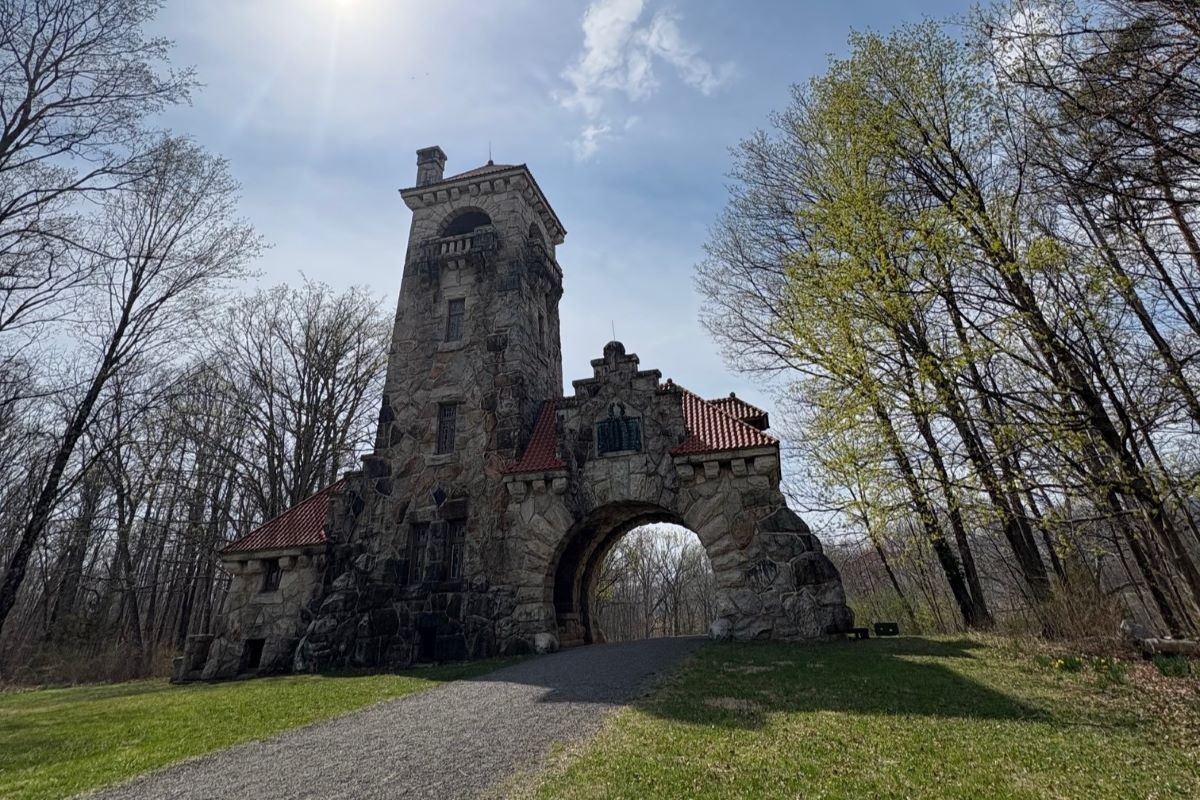 5 Guided Spring Hikes for Seasonal Sights in the Hudson Valley