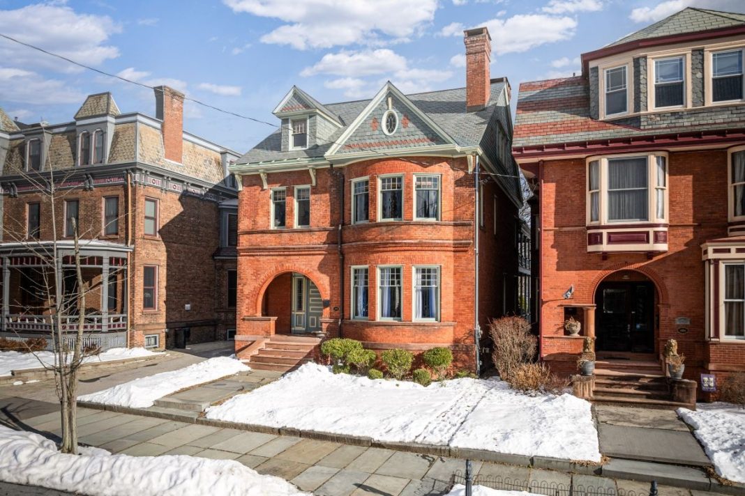The Isaac Chapman House Is a Colorful Oasis in Newburgh
