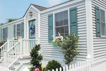 ECHO Cottages: Elder Cottage Housing Opportunity Keeps Seniors Close to Family