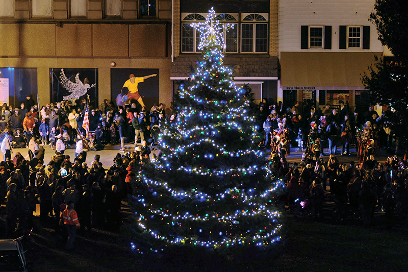 Out & About: Featured Events in December 2015