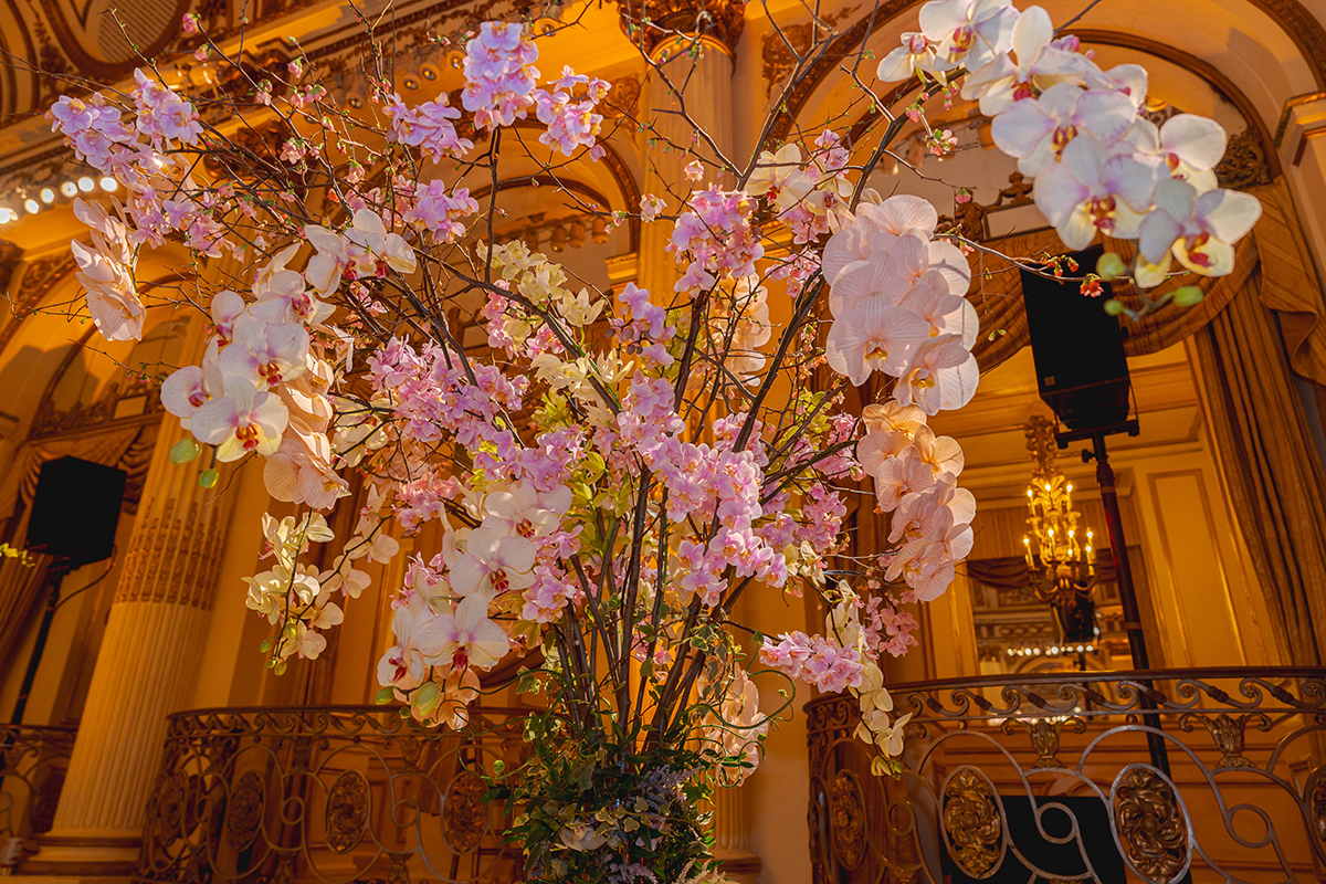 A Saugerties Designer Crafted a Flower Arrangement for Veranda