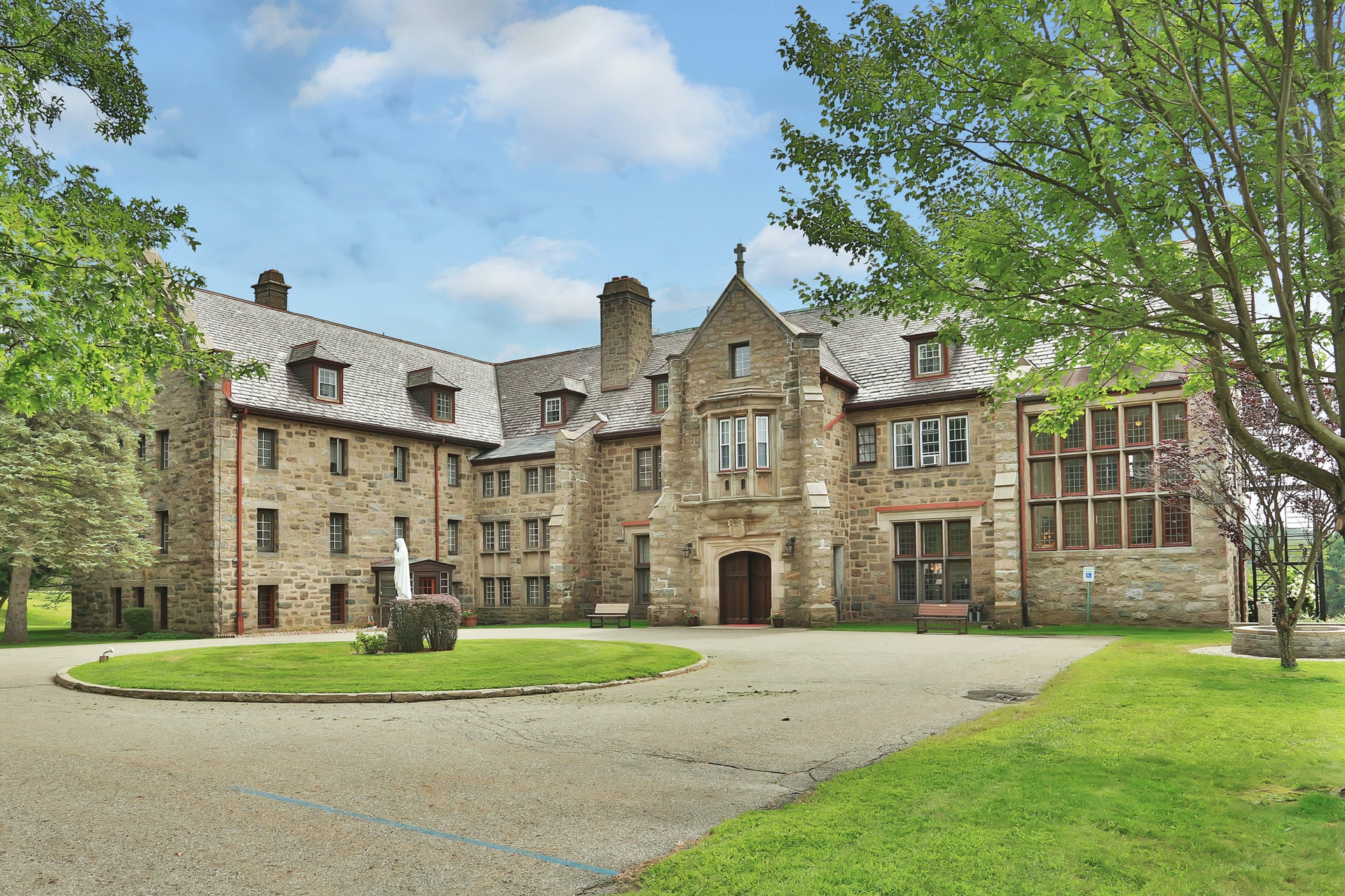 This Sloatsburg Manor Was Home to the Hamiltons and Pierpont Morgans